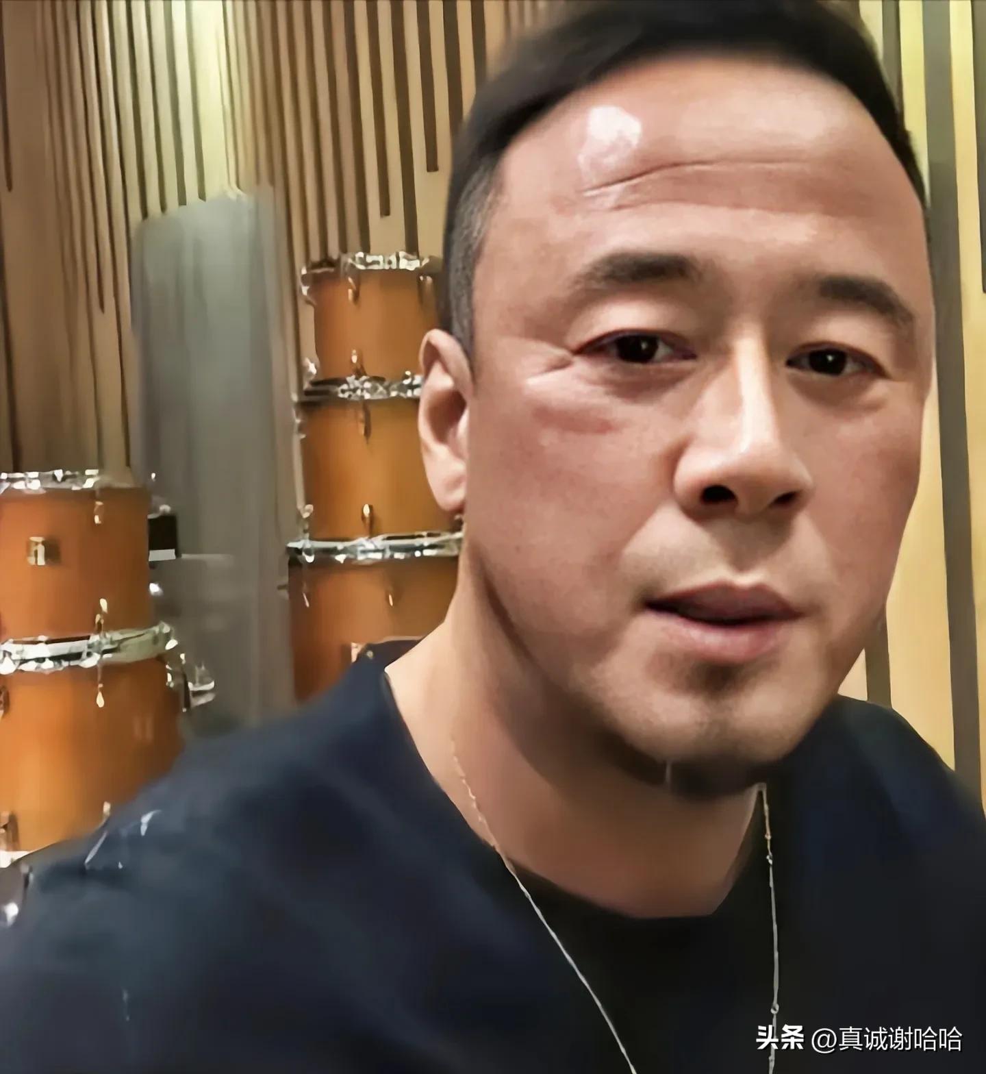 Yang Kun held a concert in Yancheng. 46 people attended the concert. Tickets worth several ...