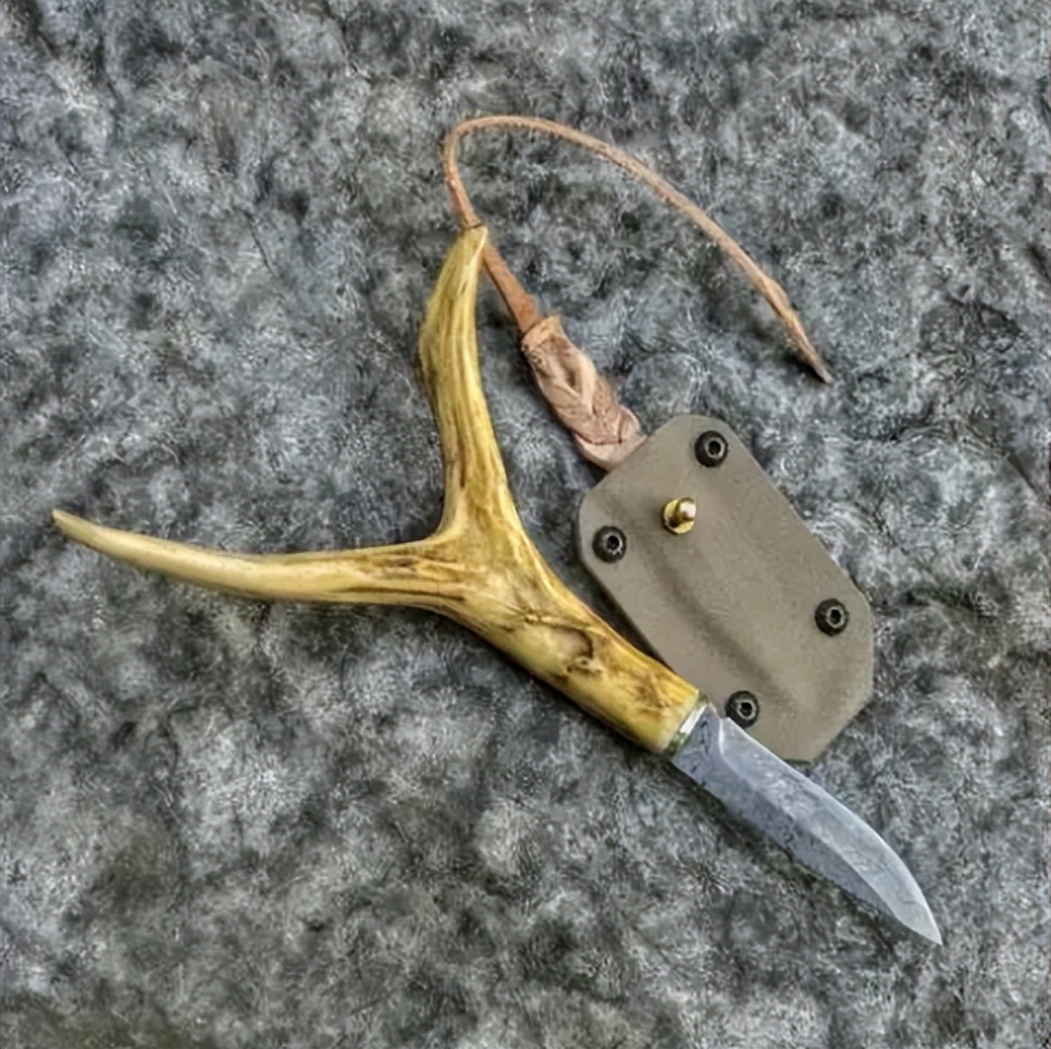 Lucky Charm or Deadly Weapon? The role of antler daggers in ancient ...