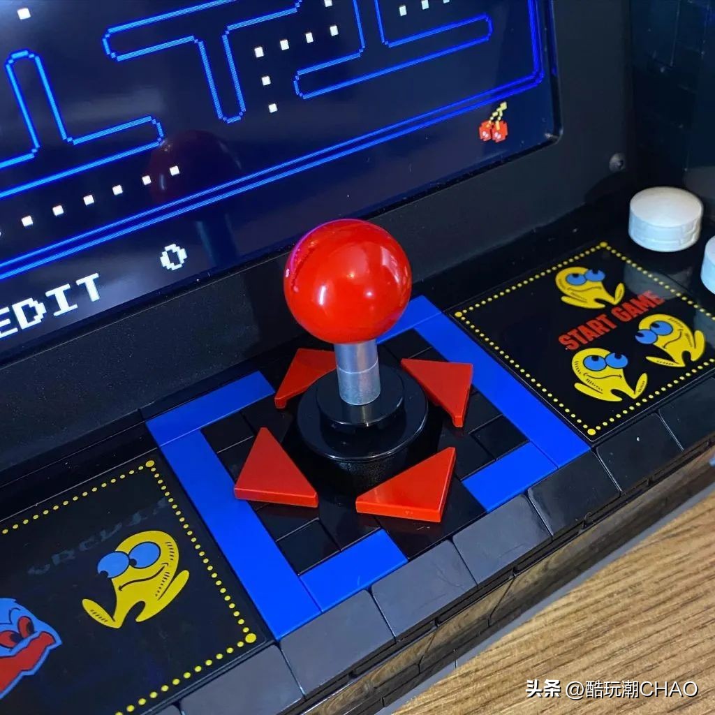 Hands-on ability MAX! The great man changed Lego Pac-Man into a real ...