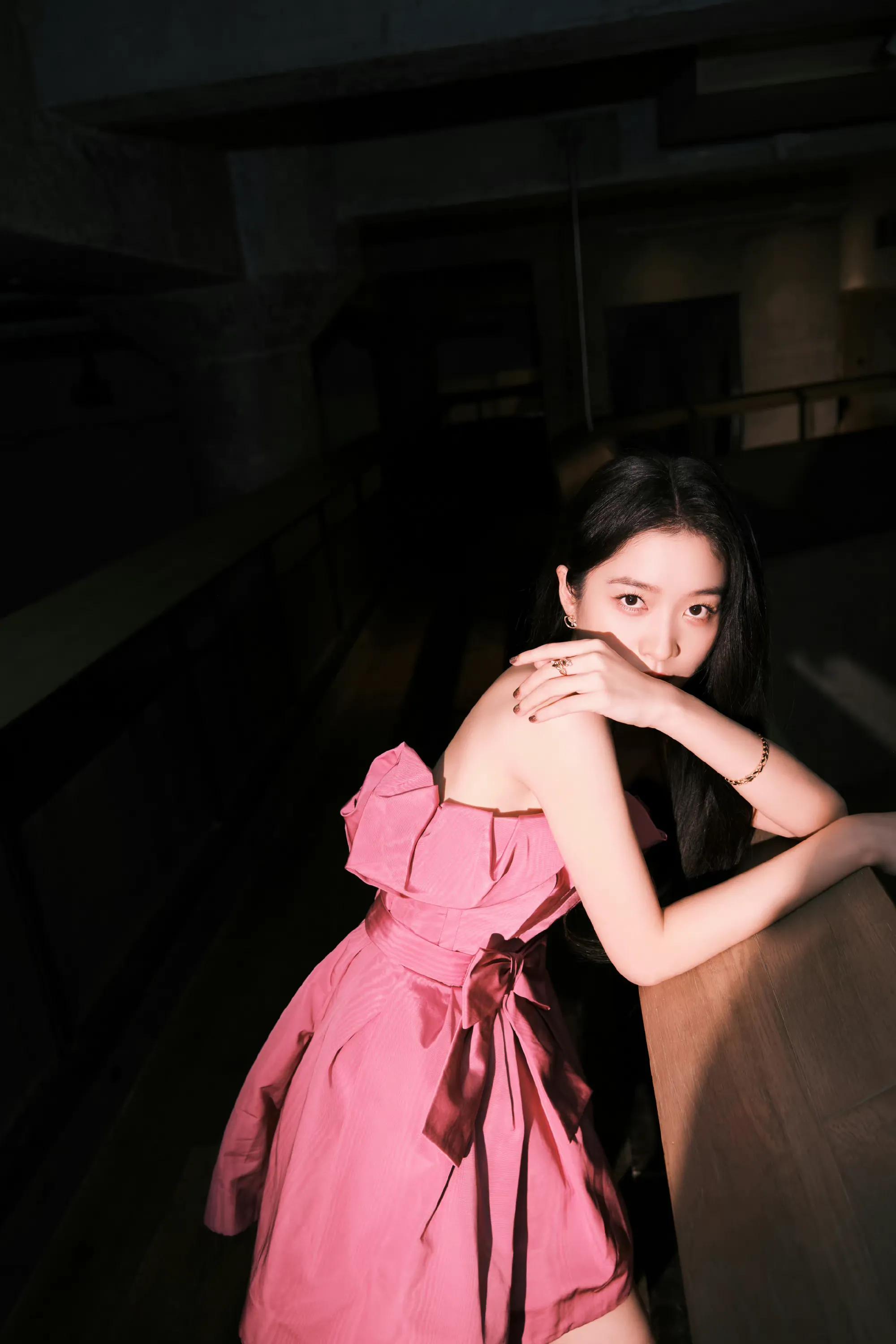 Zhang Xue welcomes the beautiful picture - iNEWS