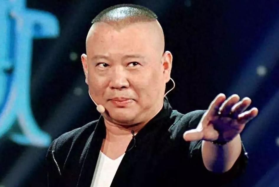 Cao Yunjin kneeled down and Guo Qilin took the initiative to withdraw ...