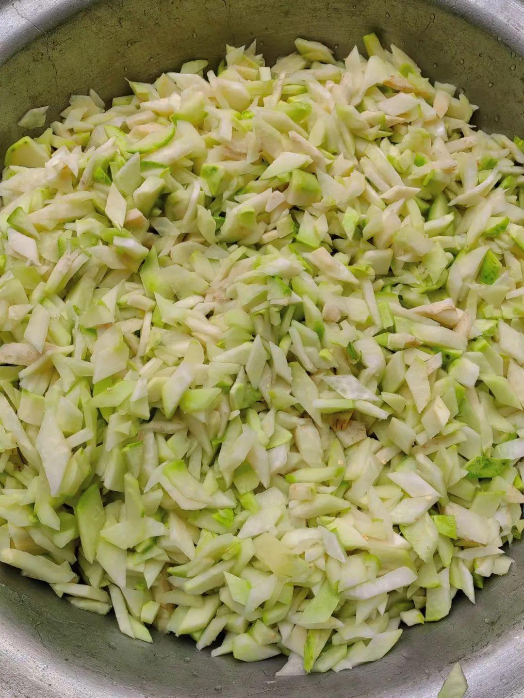 Yuman thief pickles, hoarding them for winter, a jar of pickles can ...