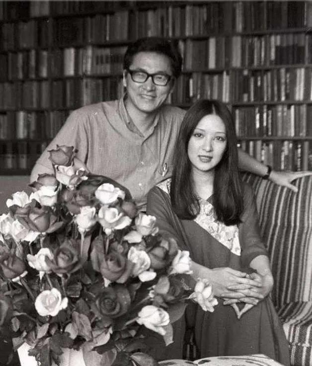 Intimate photo of beautiful writer Hu Yinmeng and ex-husband Li Ao's ...