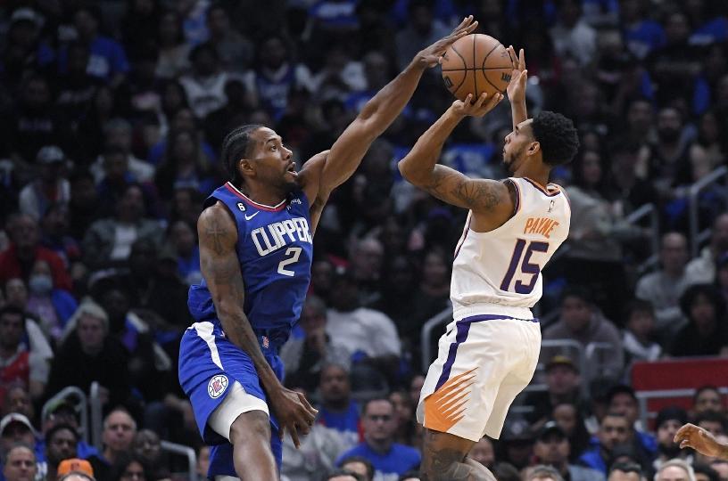 Leonard came off the bench, and the Suns beat the Clippers!Booker's single-game scoring title ...