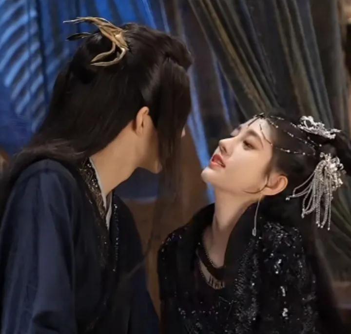 Ju Jingyi's kiss scenes - iMedia