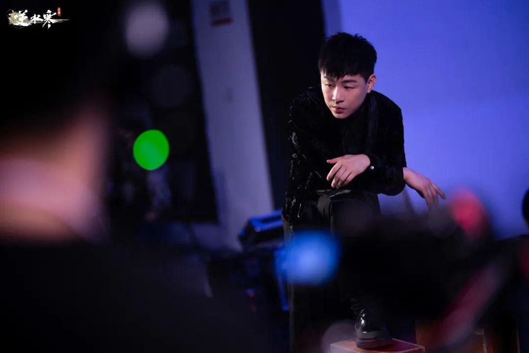 After the exposure of Hu Yanbin's new relationship, the first song: Is ...