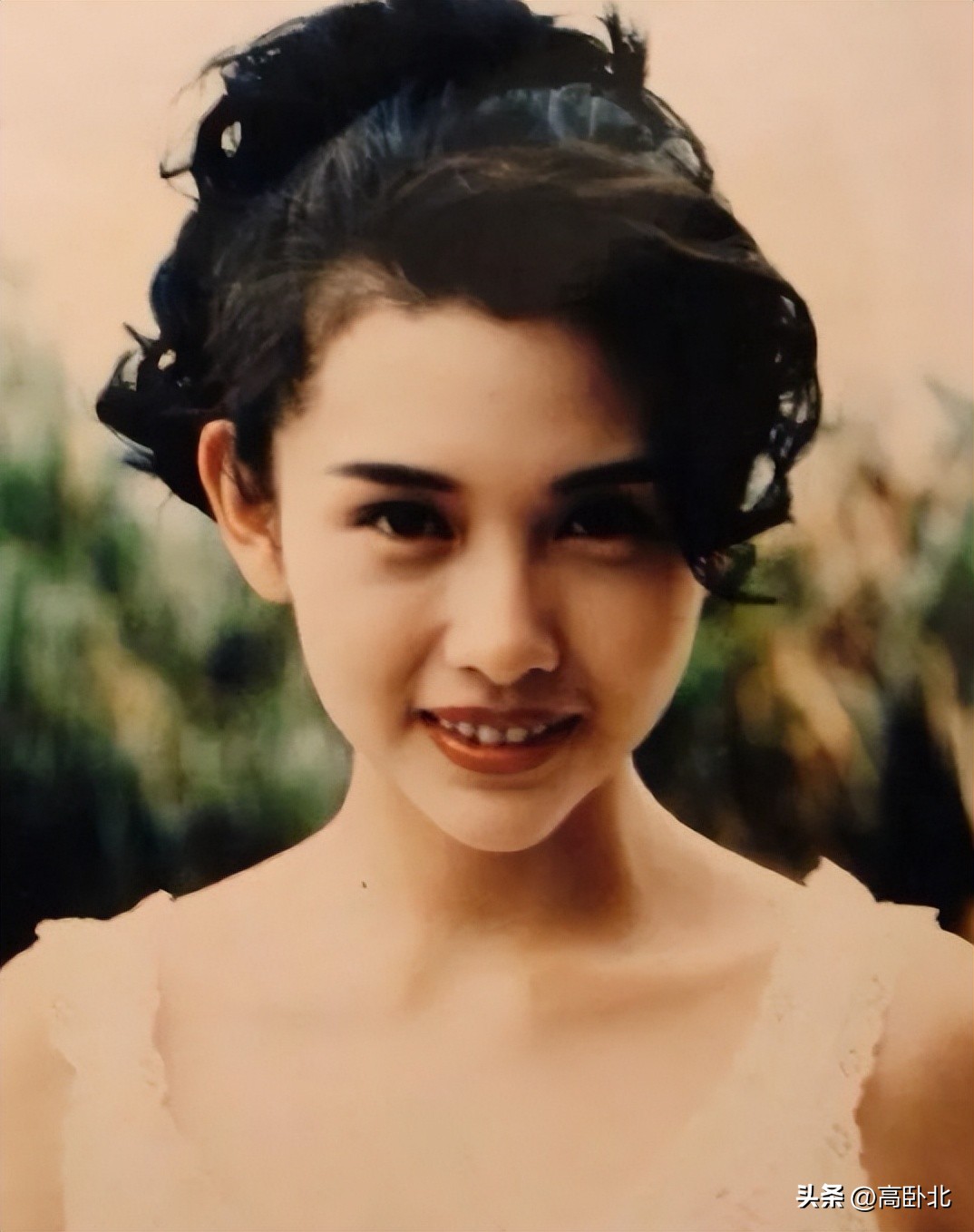 Qiu Shuzhen, the goddess of wind and moon, devoted 9 years of youth to ...