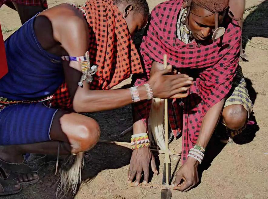 Steel bar + stone = fire? The magical way the ancients made fire! - iMedia