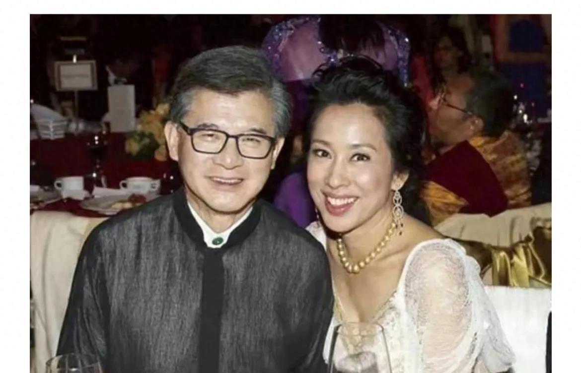 Guo Jingjing's mother-in-law Zhu Lingling made a stunning appearance ...