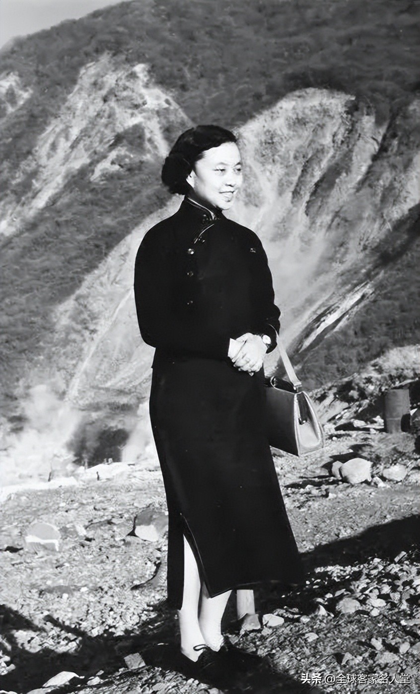 Senior Minister of Chashan Village and Huang Xiquan, a diplomat and ...