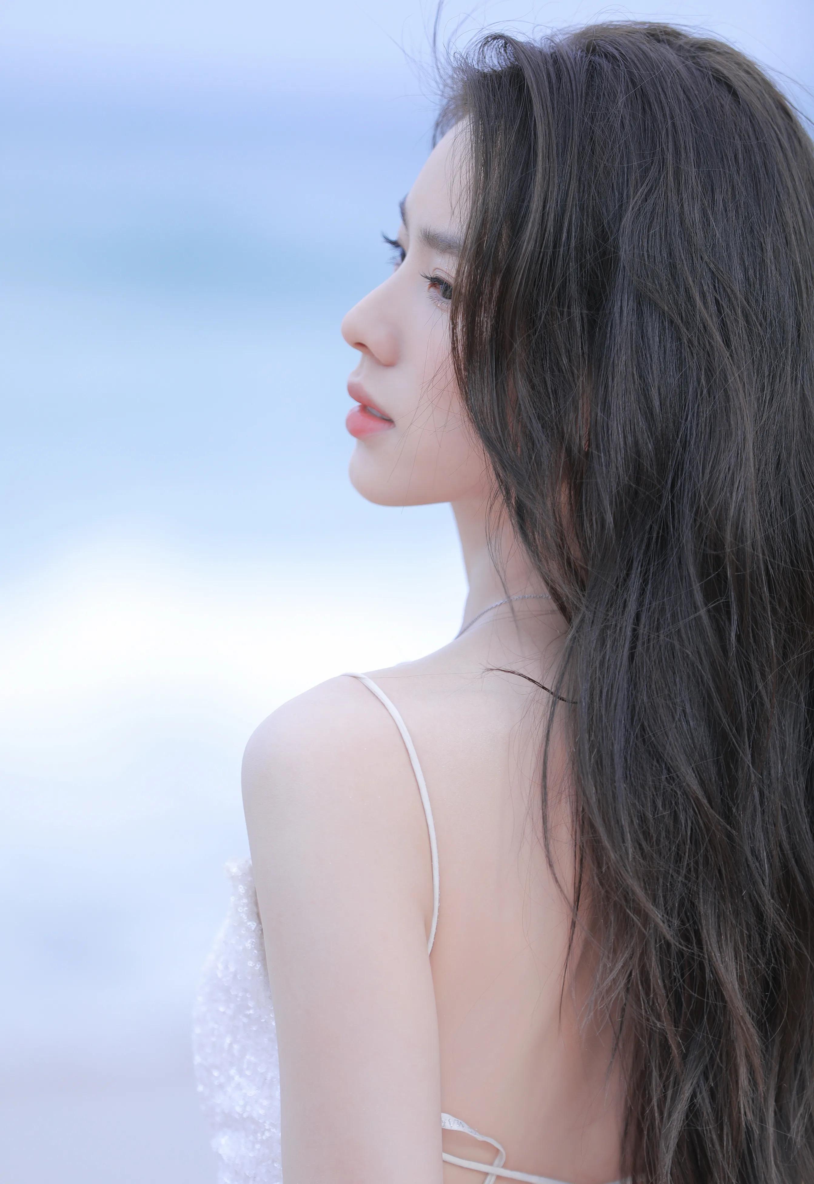 Sun Yining's skin is white and beautiful - iNEWS
