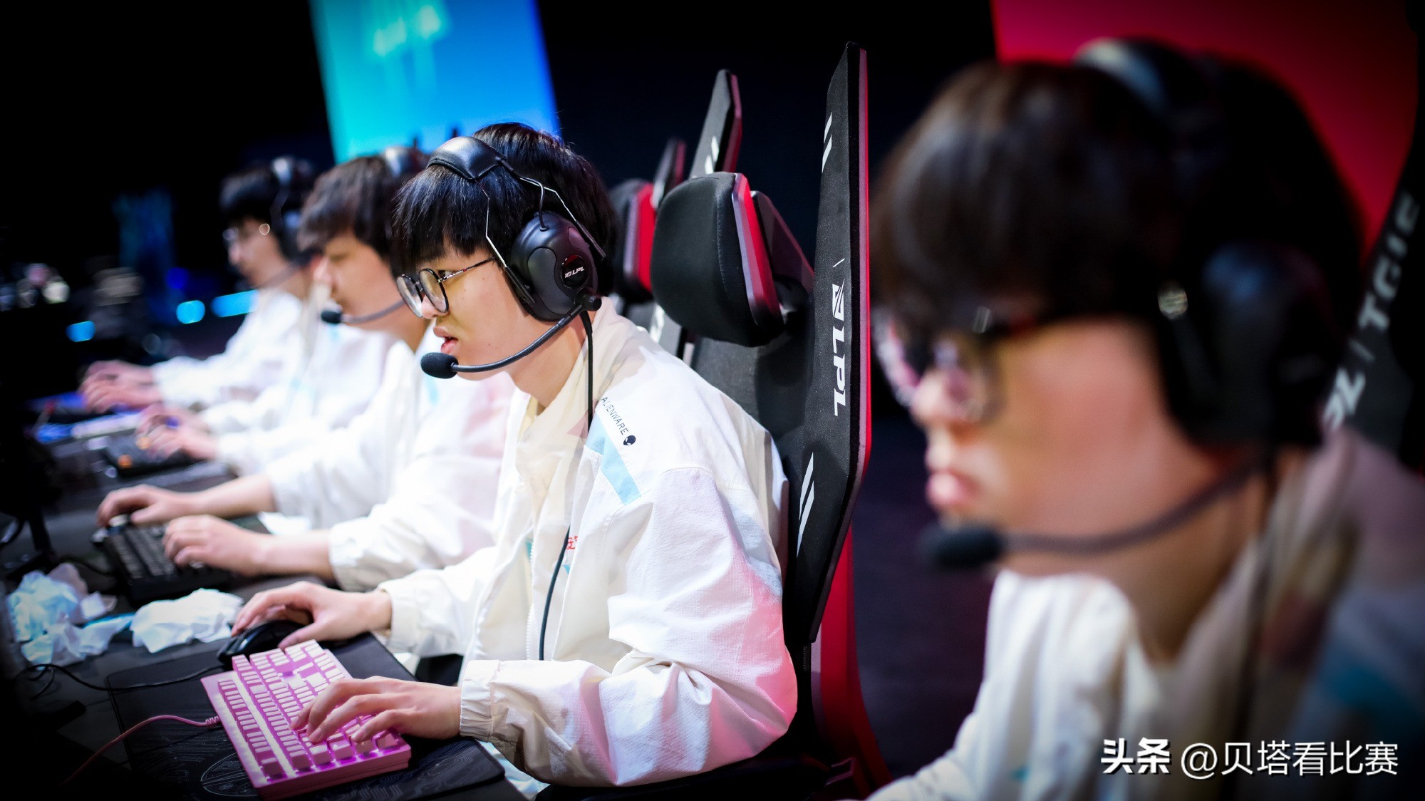 海外網友熱議BLG擊敗C9：上中差距太大！BLG仍然是東方最弱的戰隊 - 資訊咖