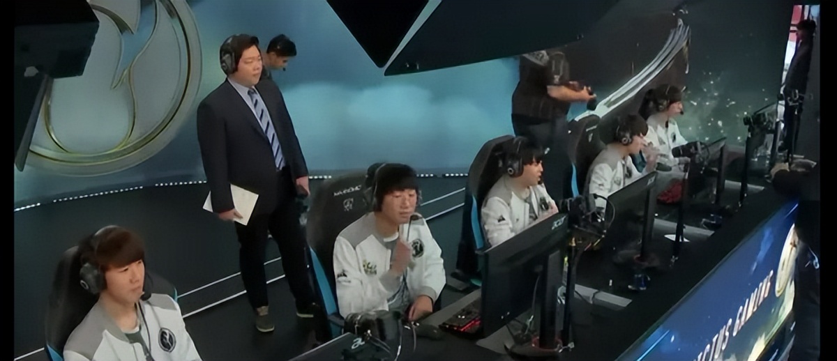 Brother Crystal said that the gap between LPL and LCK is too ...