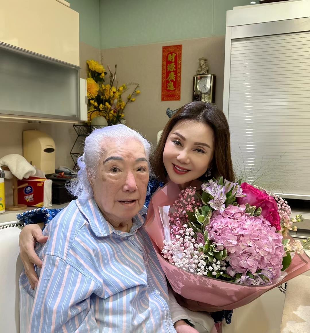 Recent photos of 98-year-old Yu Po Chu were exposed, with a glowing ...