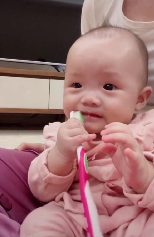 "Murong Yunduo" Xiao Han shows off his children, his son is like a ...