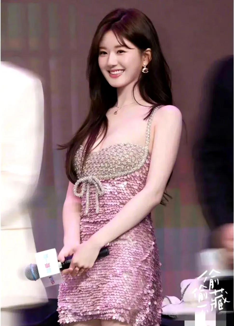 Actress Zhuangshan: Romantic Pink Series: Zhao Lusi, Zheng Xiuyan, Jiang Shuying, Chen Yuqi, Mao ...