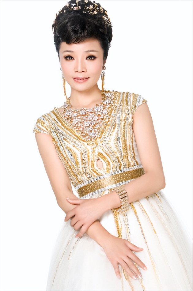 Singer Li Danyang: Still unmarried at the age of 56, he will dedicate ...