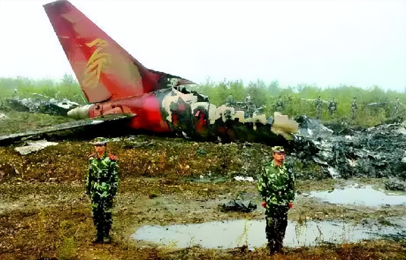 2010年伊春空難：機長盲降致44人遇難，搜救隊趕到時他已經跑路了 - 資訊咖