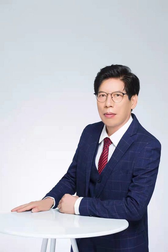 Wang Jiahua, a famous Chinese painting artist - iNEWS