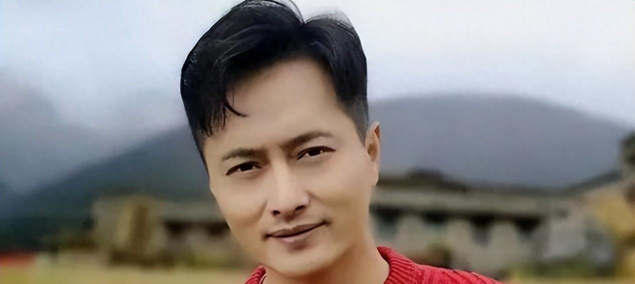 Grassroots singer Yun Fei abandoned his wife and daughter 6 years ago ...