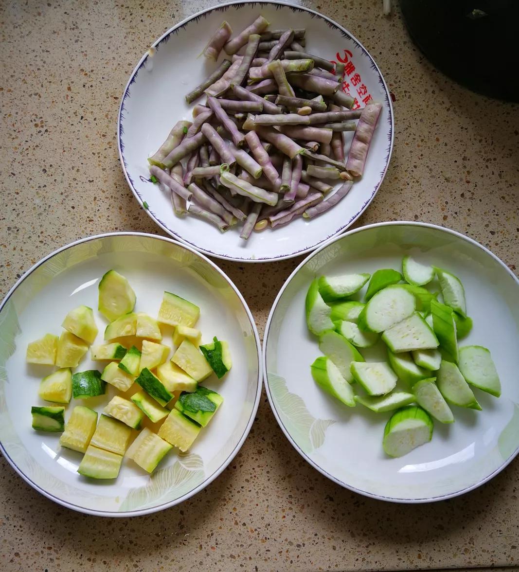 Dinner for four is so easy - iNEWS