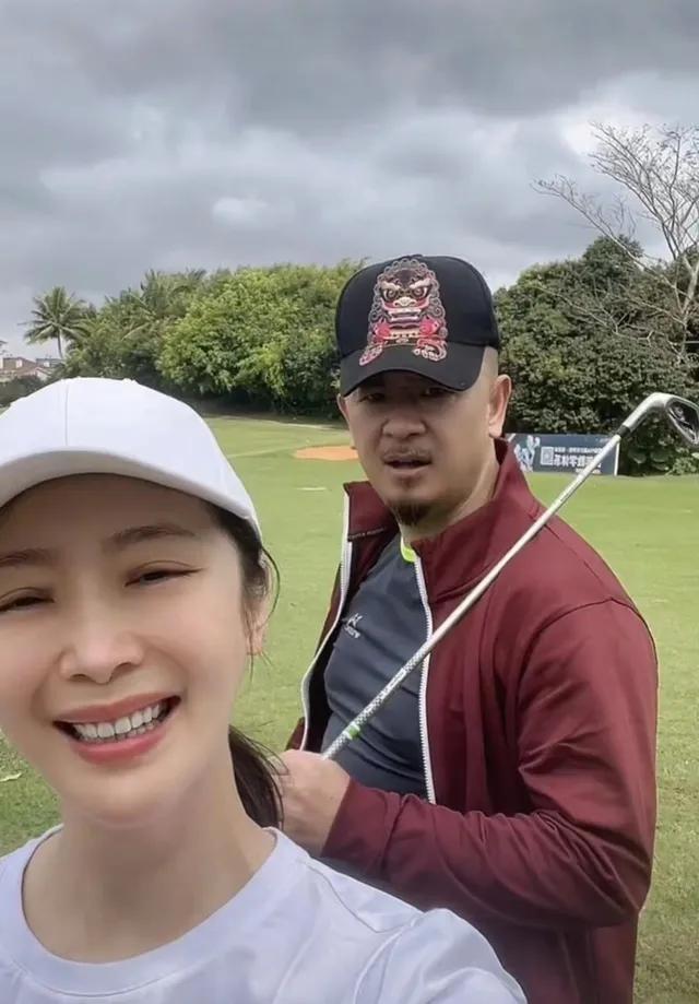 "The Knockout" Cheng Cheng's Qu Zhazhe and her husband Huang Haibo play ...