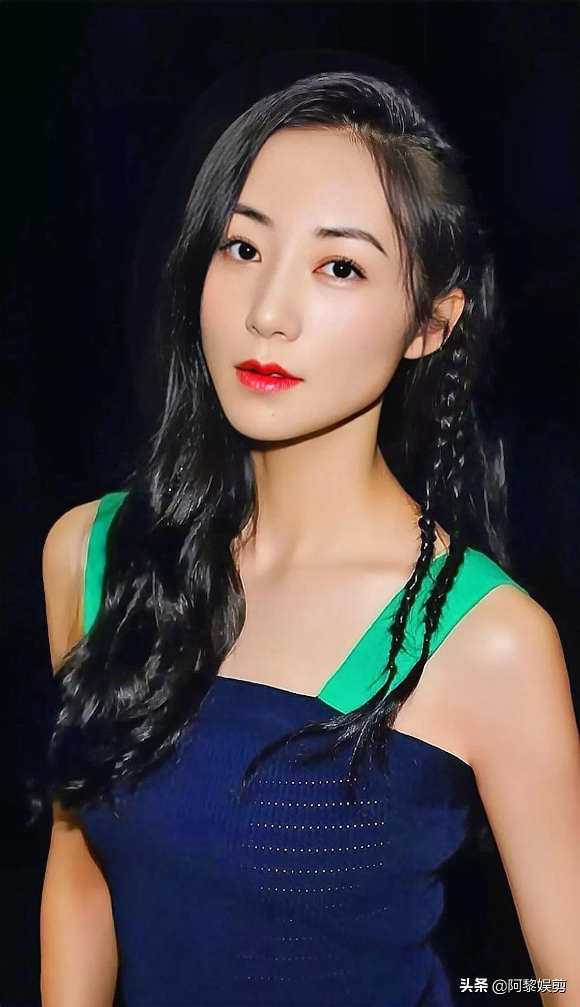 Han Xue is tall, with delicate facial features and stunning appearance ...