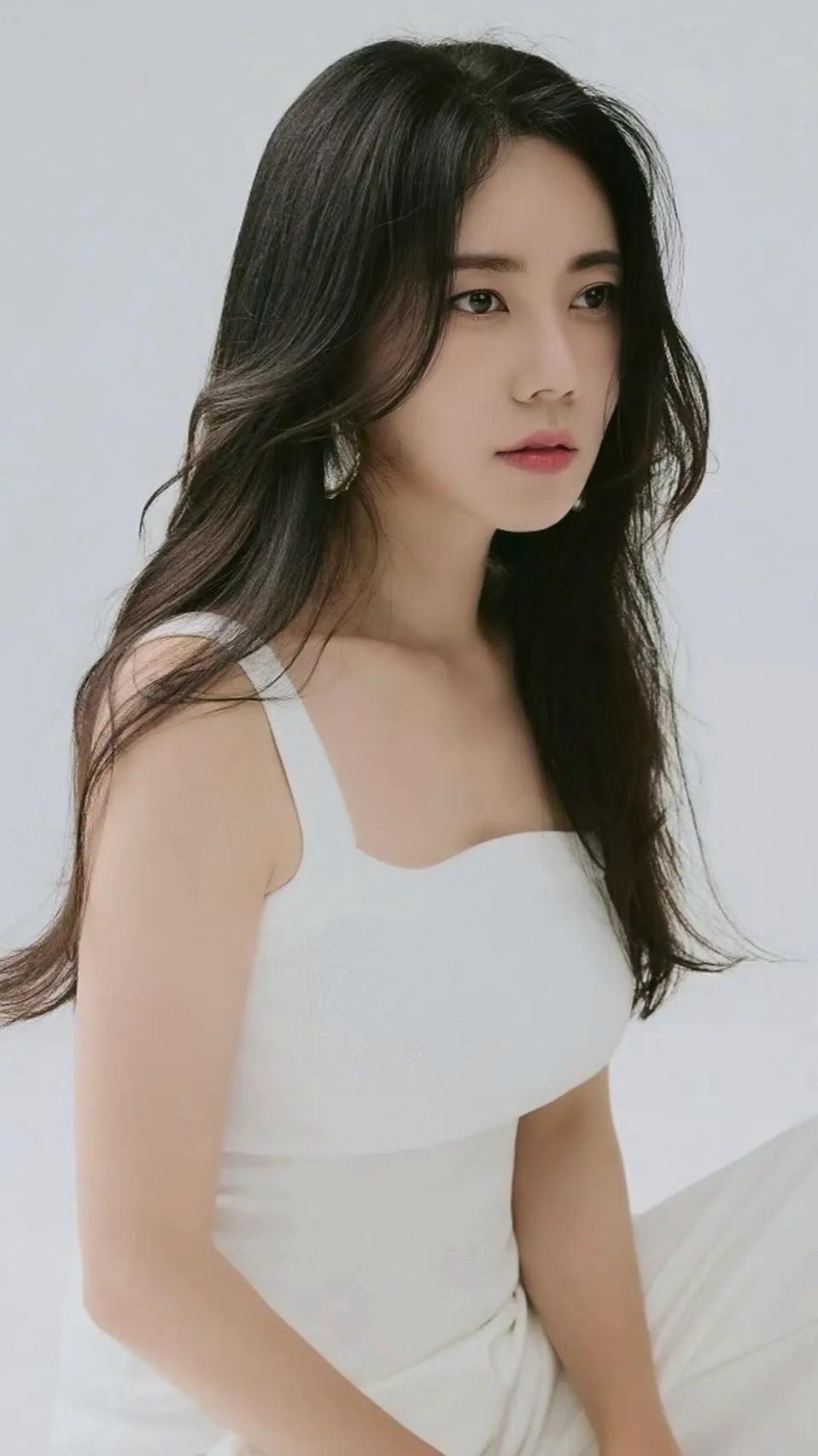 Korean goddess Choo Ja Hyun - iNEWS