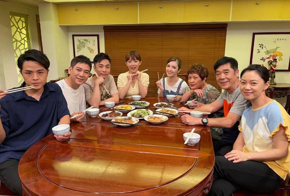 Lu Junyu, played by Su Jintian in "Foreign Daughter-in-law Local Lang", he and Lu Haichao ...