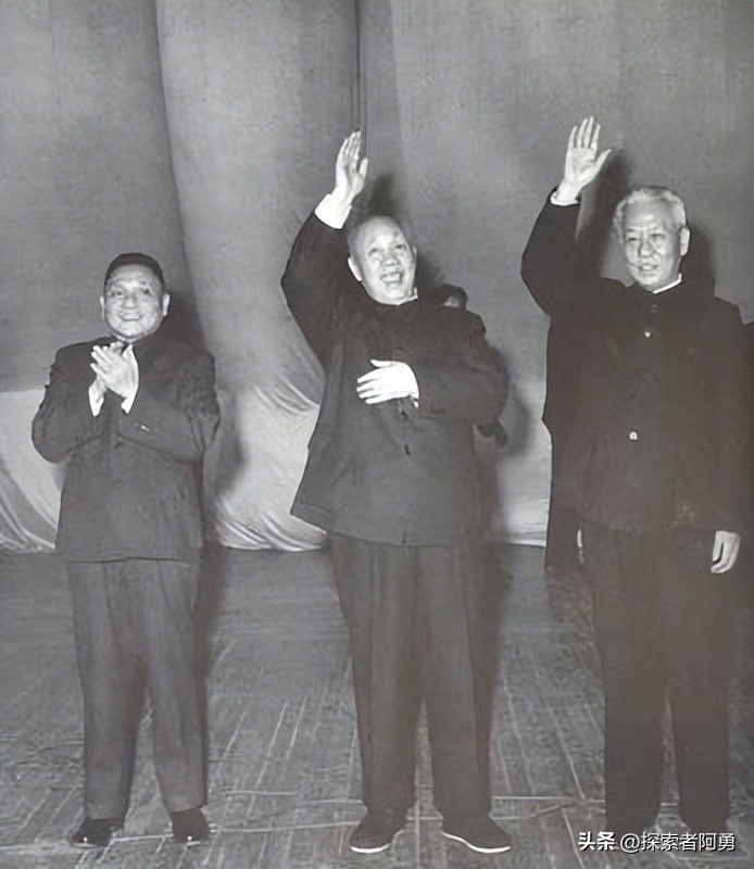 Liu Shaoqi and Deng Xiaoping met for the last time, Liu Shaoqi asked ...
