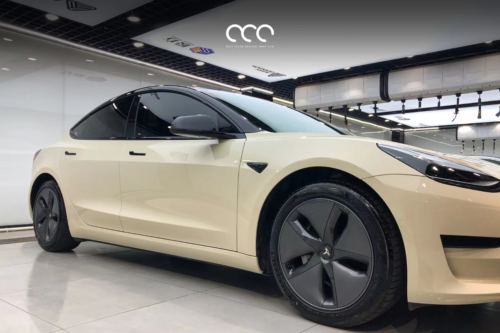 Tesla MODEL 3 Diffuse color change film super bright PET desert yellow ...