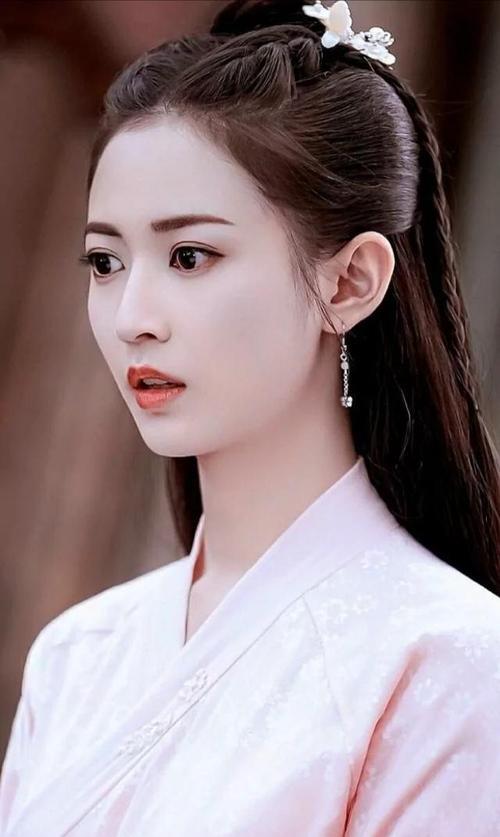 With over 200 million views, Bai Baihe made a good start. This CCTV ...