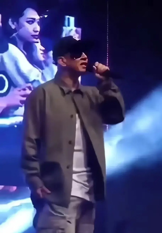 Shocked! 50-year-old Koo Jun-yup returns with 10,000 fans screaming ...