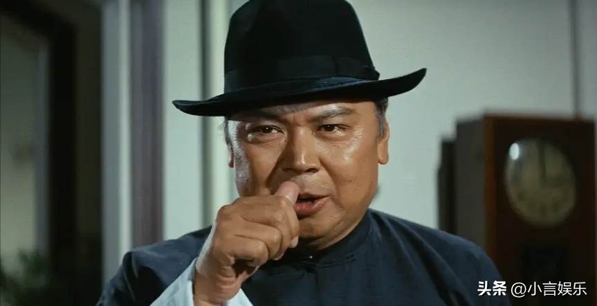 Yuan Heping directed the filming of "Snake Shaped Hands" for the first ...