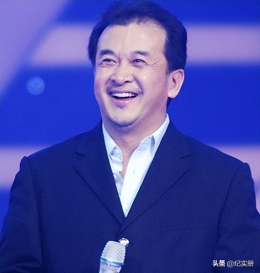 Huang Hong: He was dismissed in the morning and taken away in the ...