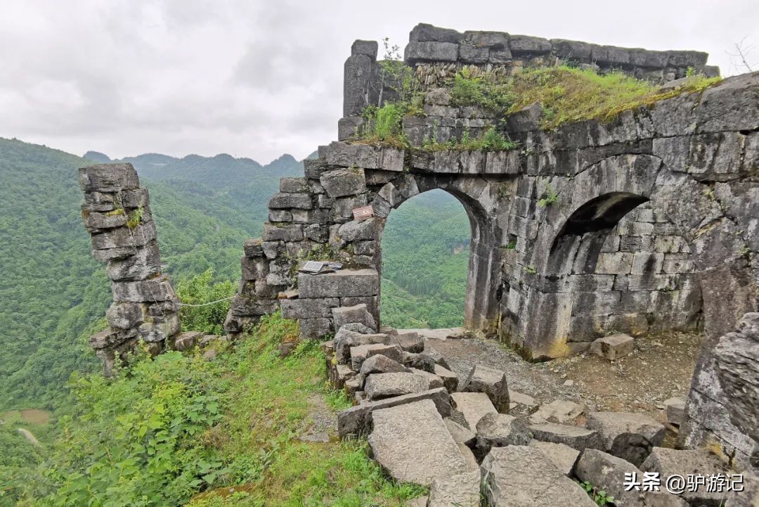 The ancient Tusi castle, which has been sleeping for 400 years, is ...