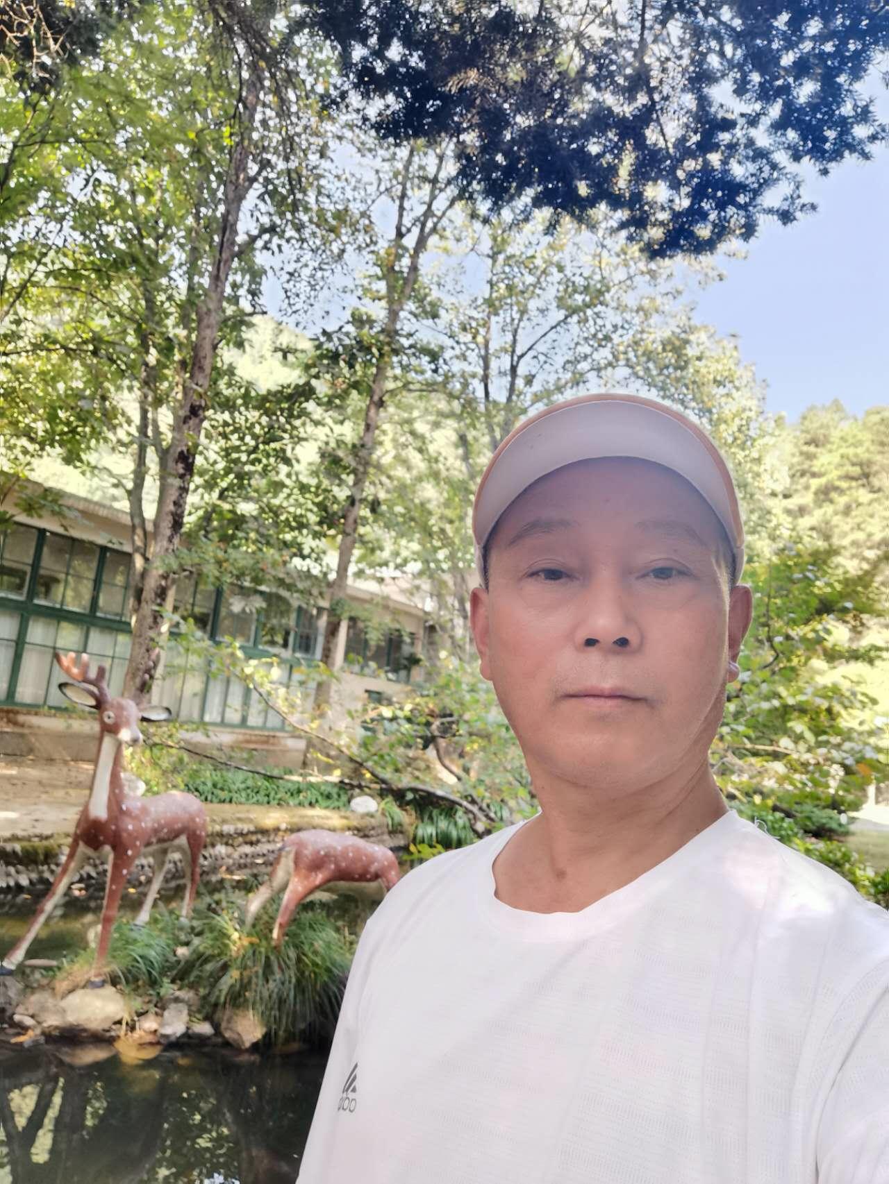 Spring Valley Poetry II Xia Min's Poems "The Varieties of Life" - iNEWS