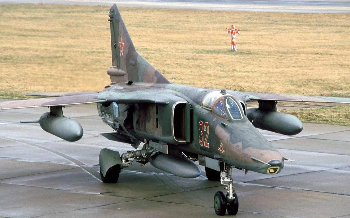 The MiG-23 fellow apprentice, incarnated as a ground-licking weapon ...