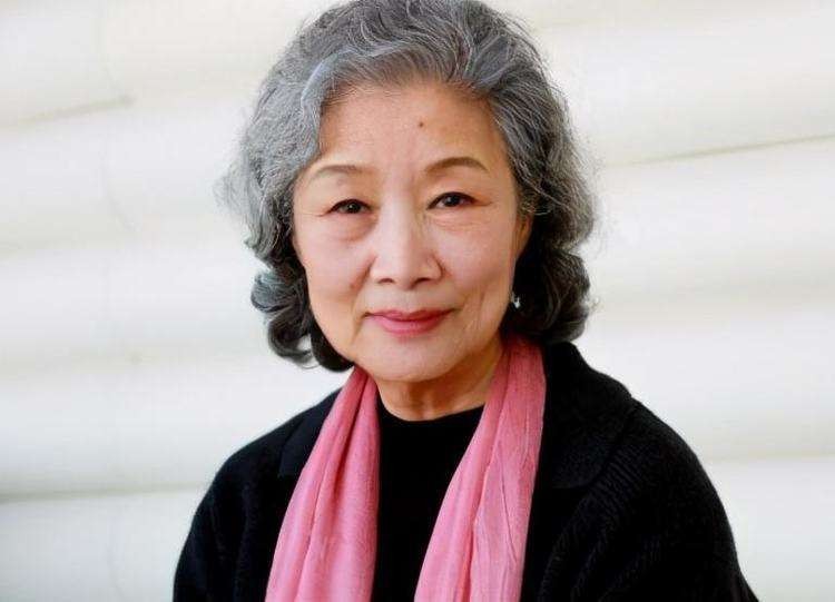 Lu Zhong: Married to a classmate, today my son is a director, my ...
