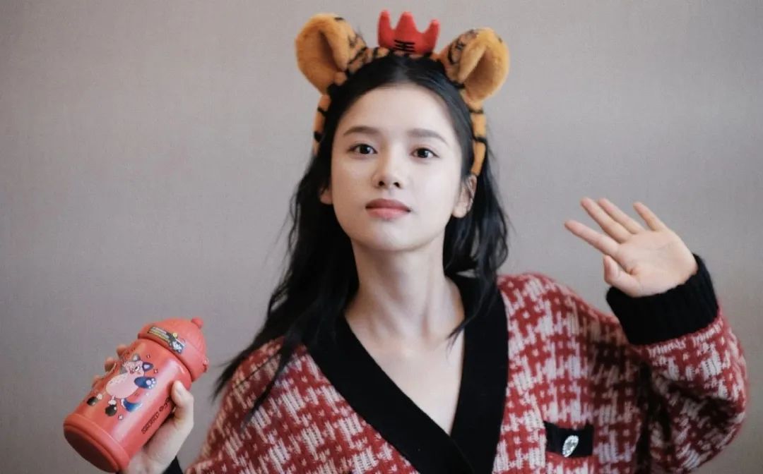 Gossip, Zhao Lusi, Zhang Jingyi, Tan Songyun, Bi Wenjun - iNEWS