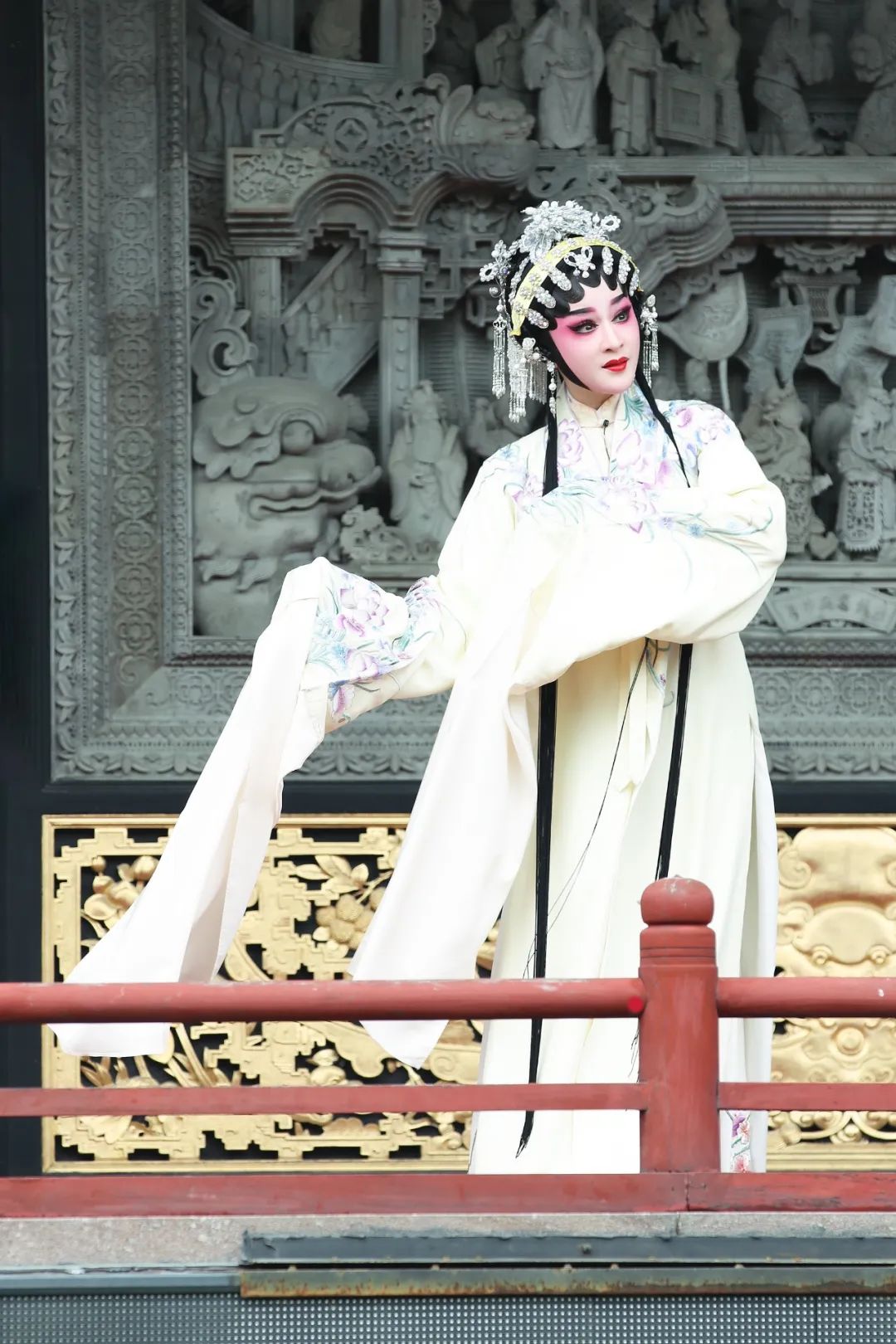 Mok Yanyun: The dazzling and dazzling dan dan on the stage of Cantonese ...