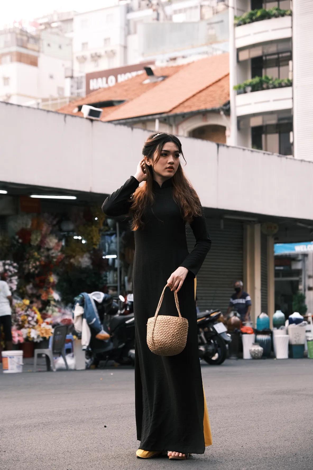 Street photo of Saigon beauty - iNEWS
