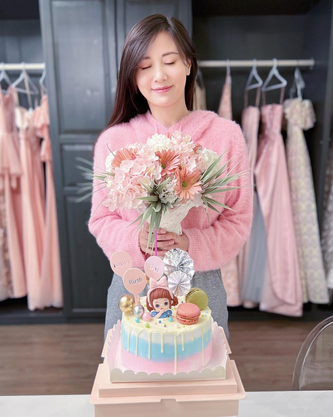 Chen Wei makes a birthday cake to send blessings to Zhu Chenli: I feel ...