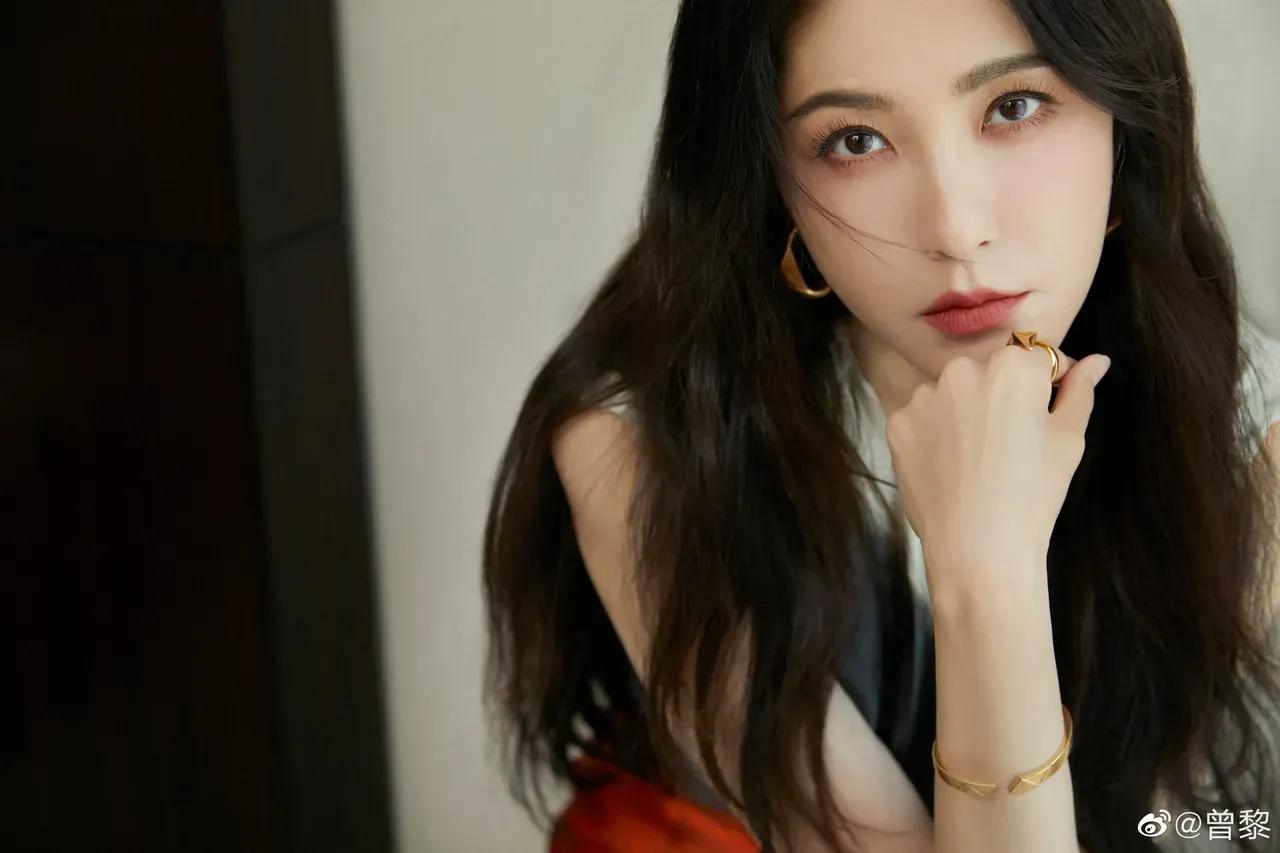 Mature and charming Zeng Li and Cecilia Cheung - iNEWS