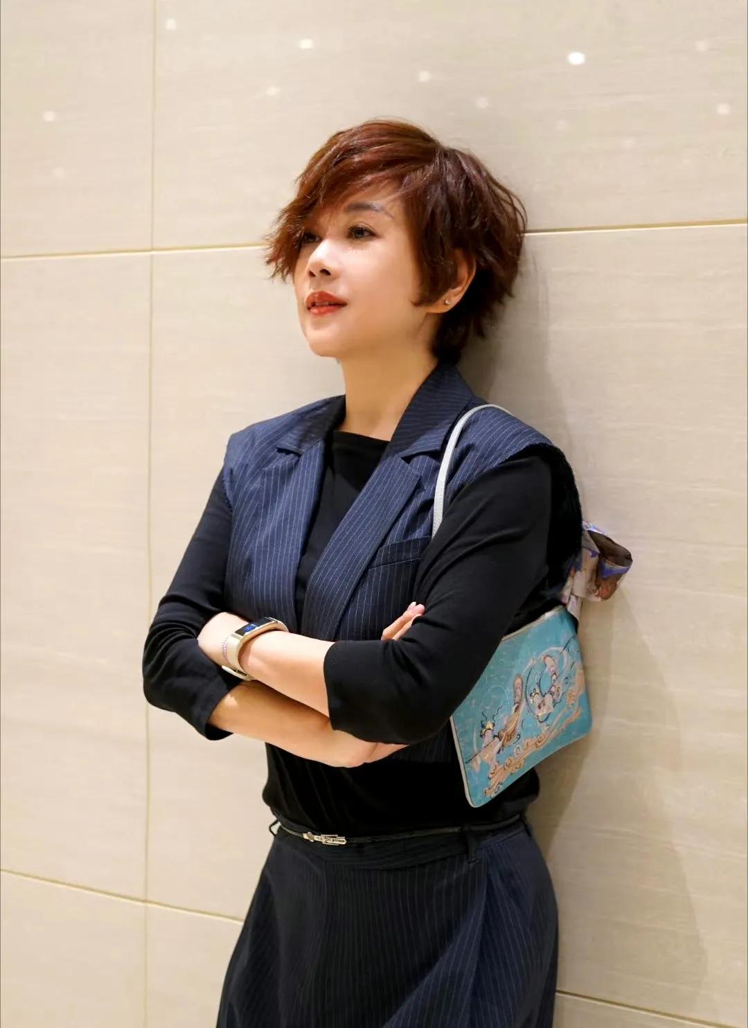 52-year-old Chen Songling lost 24 catties in half a year, and now she ...