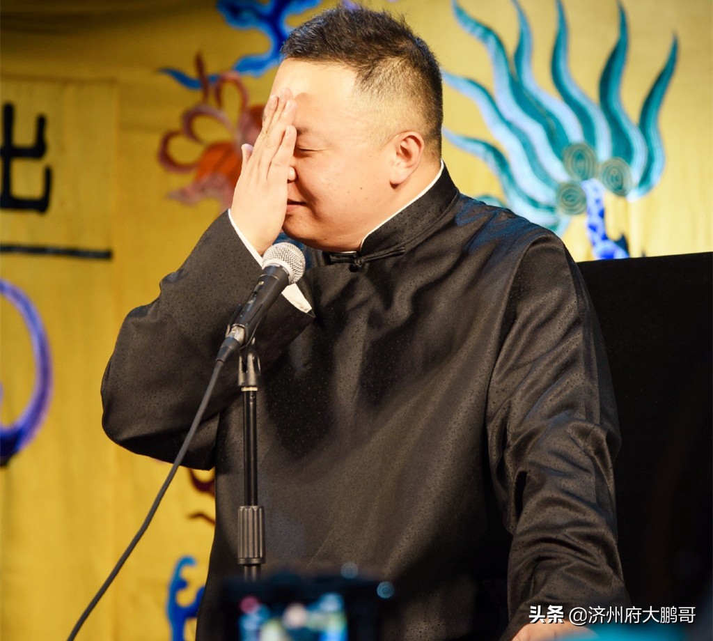 Yan Hexiang: Ten years of part-time work, a cross talker - iNEWS