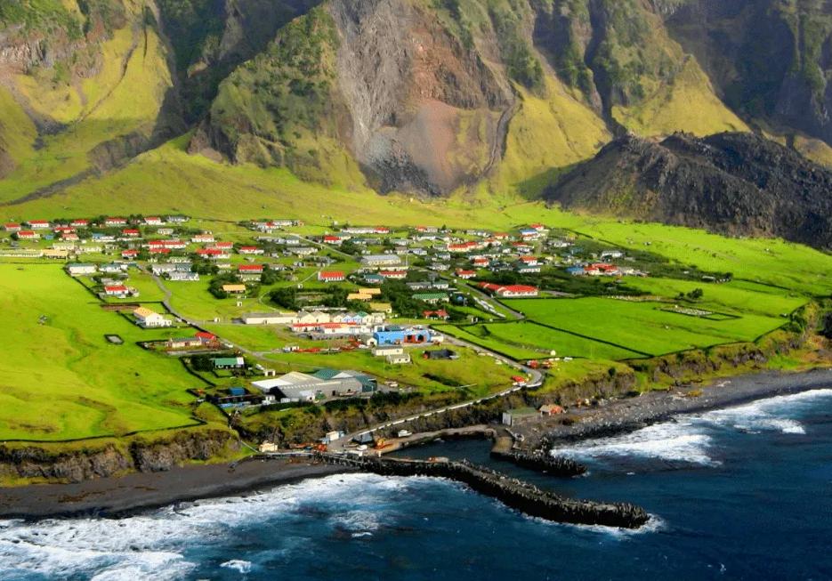 From 14 people to more than 200 people, the islanders who married close ...