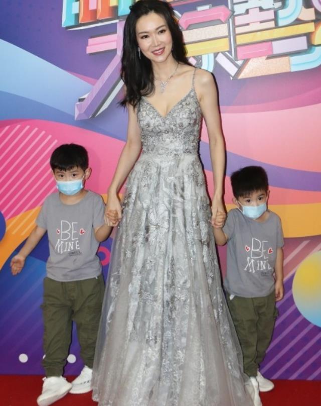 Ye Cuicui rarely posts warm photos of mother and son. The three ...