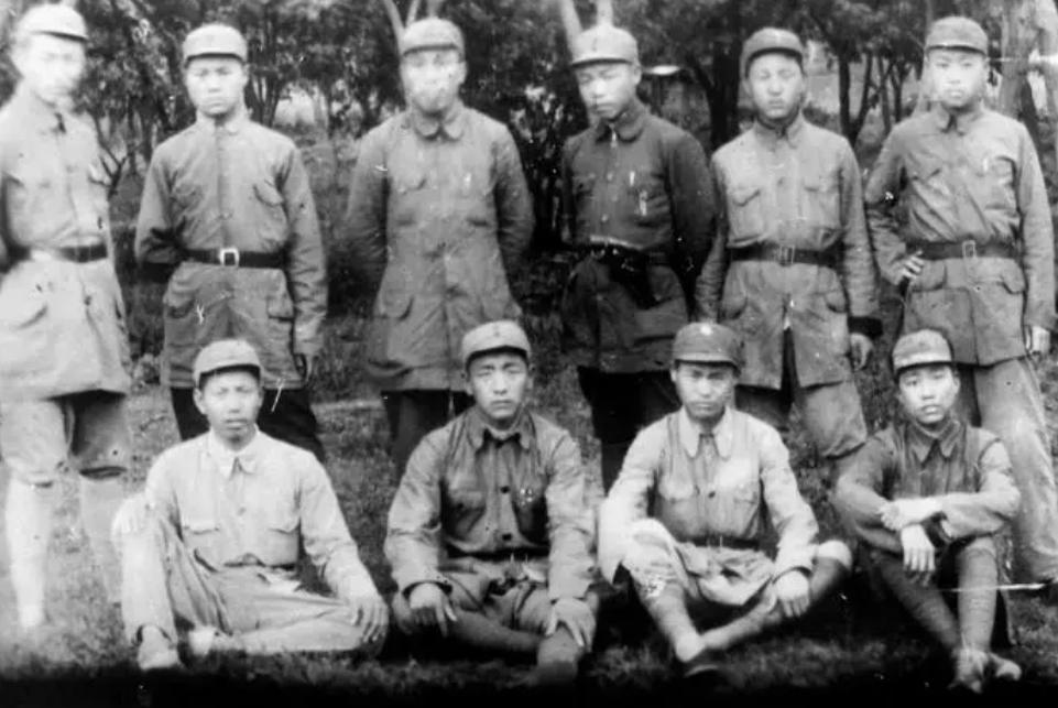 In 1939, Li Youlan, a great beauty of the New Fourth Army, took a rare ...