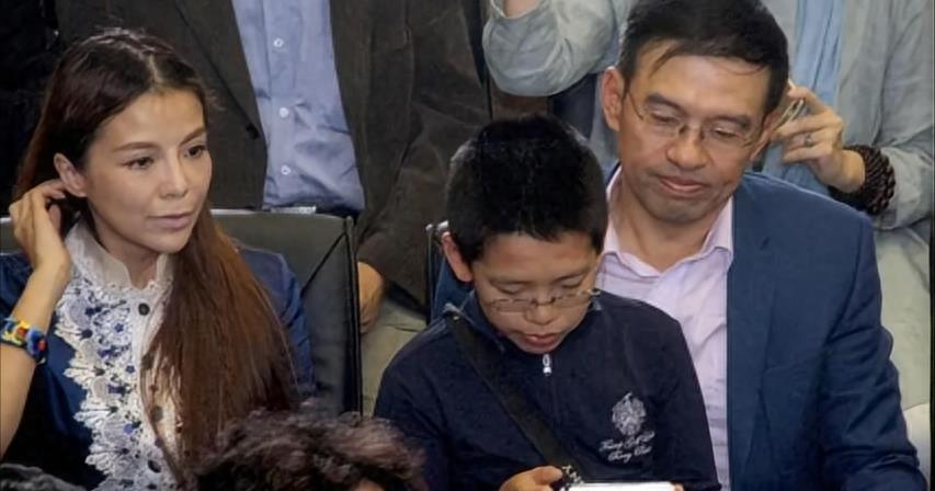 Jin Dong's son is named Jin Xiaoye, and Wu Jing's son is named Wuzhuan, but they both lost out ...